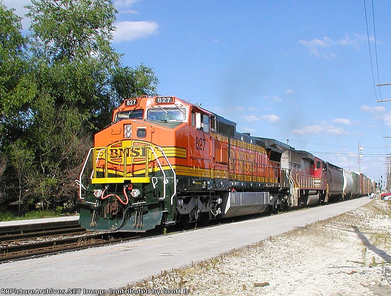 BNSF 827 Q512